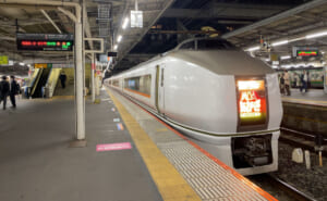 クハ651-1001の廃車が保留・今後の可能性 – Kumoyuni45